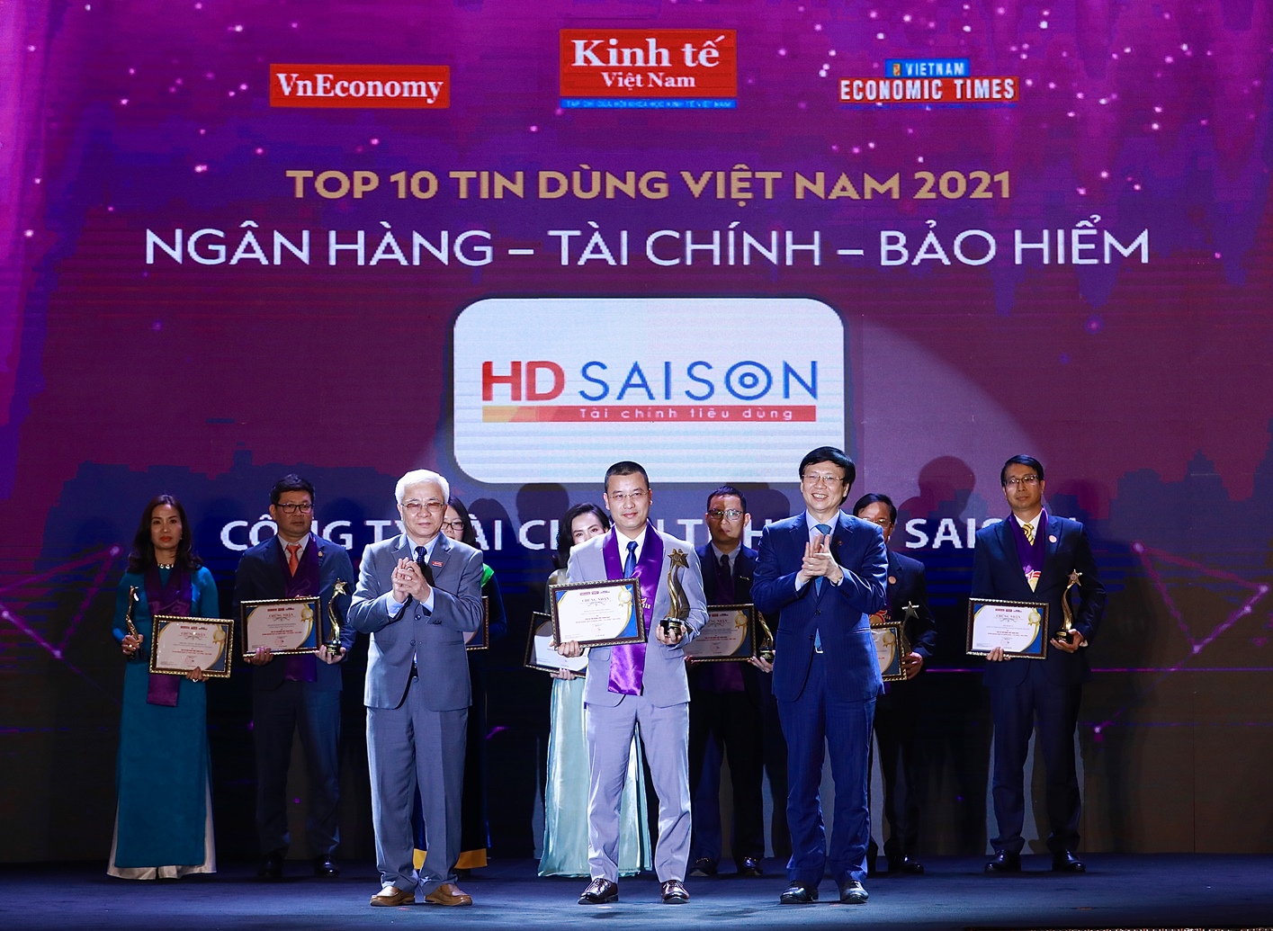 HD SAISON nhận giải thưởng “Top 10 Tin Dùng Việt Nam 2021”